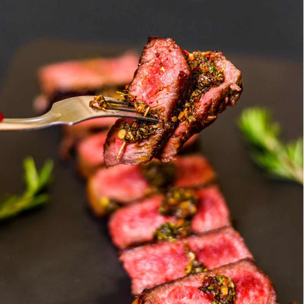 The secret to a juicy steak is...... Letting It Rest! - The Spice Chica™